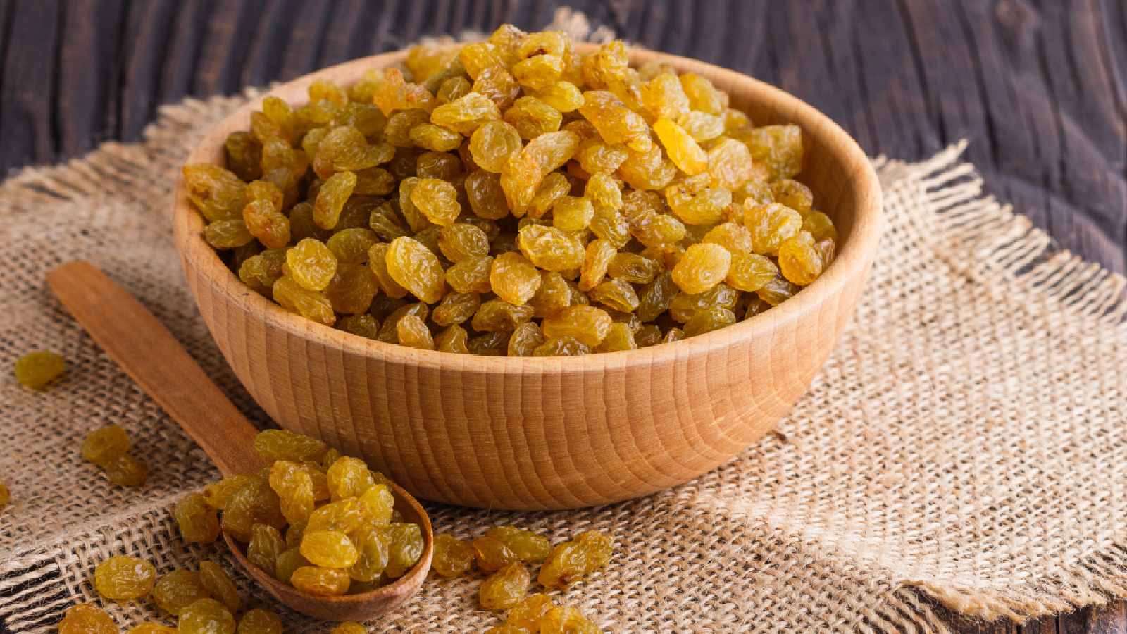 Know The Supercool Benefits Of Drinking Raisin Water In Summer From ...